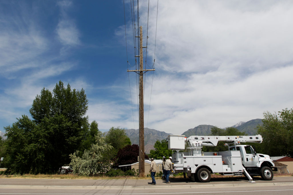 Provo Power crews working to restore power to hundreds after reporting ...